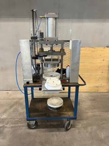 Compressed air press including trolley - PS Auction - We value the ...