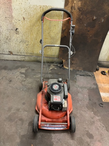 Lawnmower Husqvarna Master 46 - PS Auction - We value the future ...