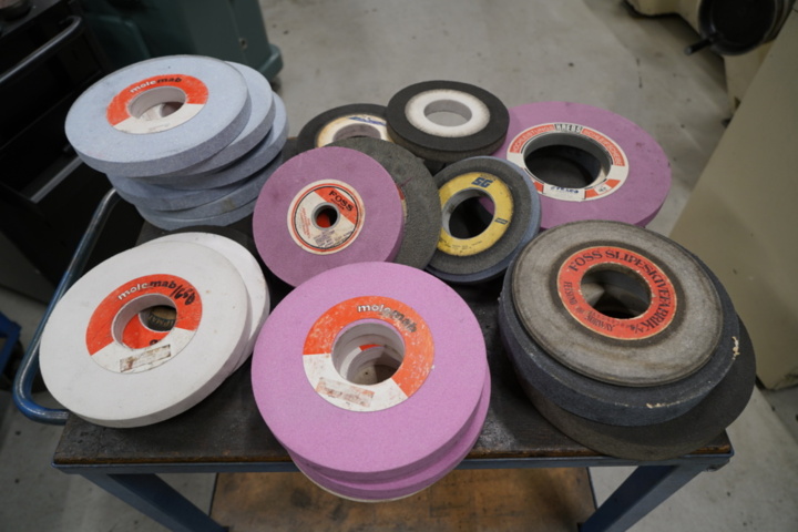 Grinding wheels – set of mixed dimensions and brands - PS Auction - We ...