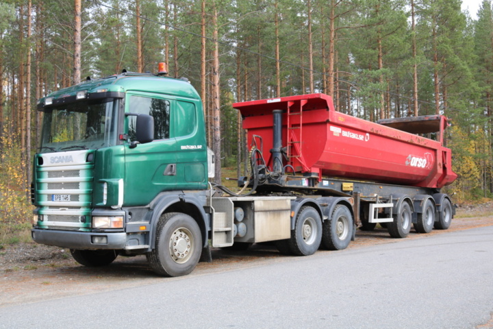 SCANIA Dragbil 2002 med ZORZI Tipptrailer 2009 - Auktioner online ...