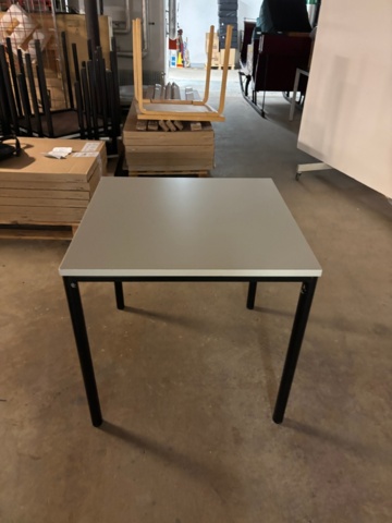 Stackable tables – 20 pcs (75x75 cm) - PS Auction - We value the future ...