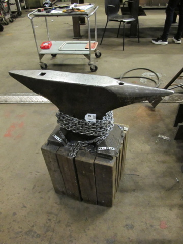 Forging anvil with lifting chain - PS Auction - We value the future ...