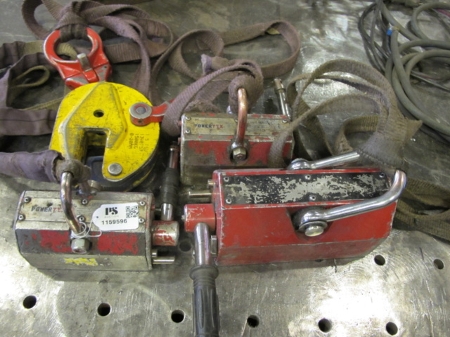 Magnetic lift 2 pcs and sheet metal lift - PS Auction - We value the ...