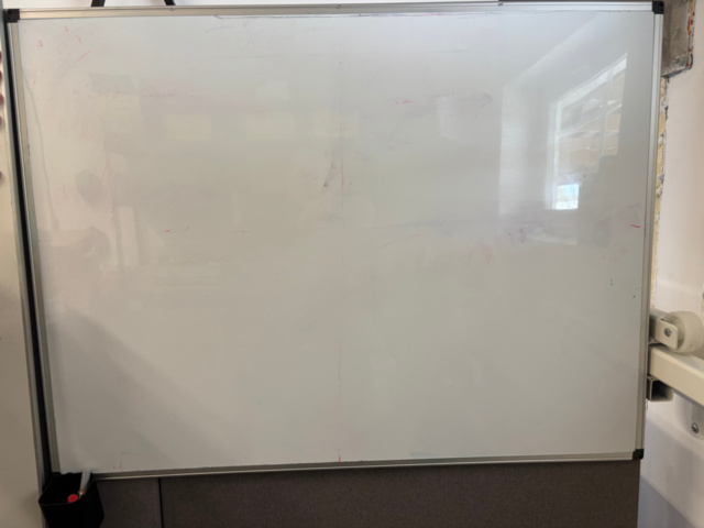 2 whiteboards - PS Auction - We value the future - Largest in net auctions