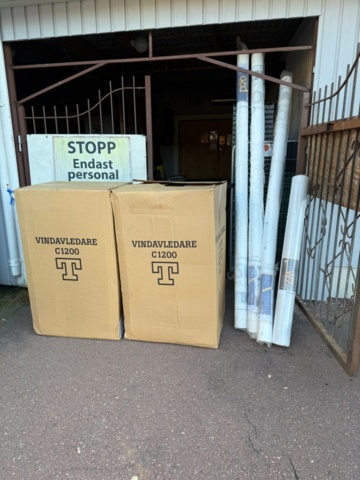 2 cartons with Wind Deflector Tecca C1200 - PS Auction - We value the ...