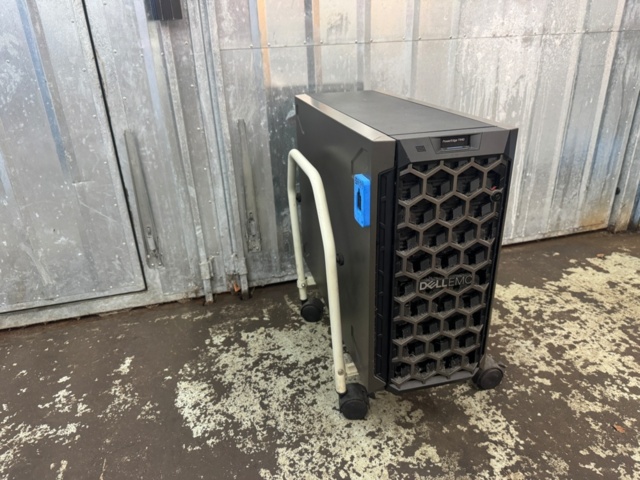 EMC Server - Dell E30S - PS Auction - We value the future - Largest in ...