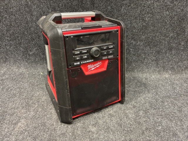 Milwaukee M18 RC construction radio - PS Auction - We value the future ...