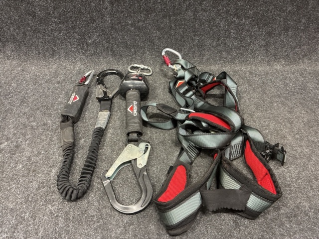 Fall protection package Cresto, Size L/XL - PS Auction - We value the ...