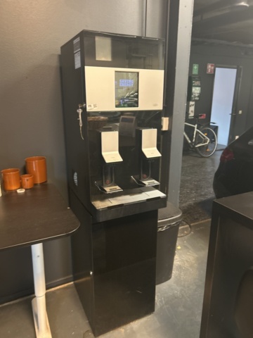 Coffee Queen/Queen professional vending and coffee machine - PS Auction ...