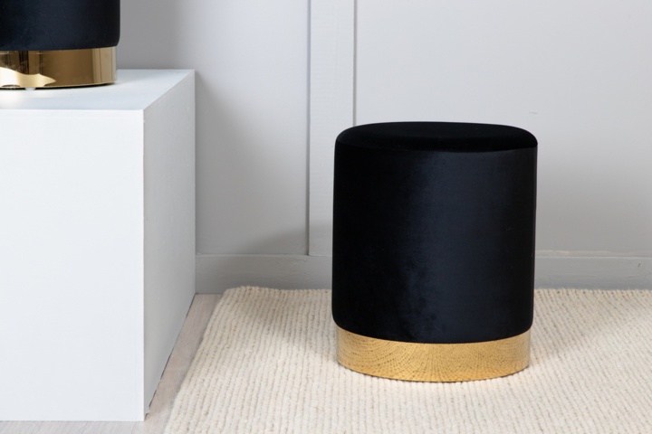Coffee table and pouf - PS Auction - We value the future - Largest in ...