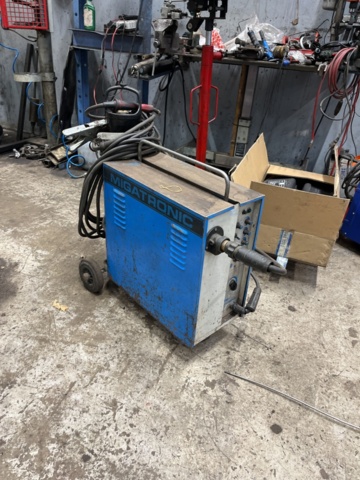 Gas welder Luna Migatronic 160 - PS Auction - We value the future ...