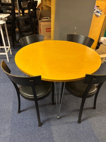 3 st cafébord Ø110 cm med 4 stolar per bord – komplett set - Auktioner ...