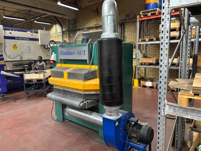 Avgradningsmaskin med utsug – Fladder AUT-1000 VAC – 2003/98 ...
