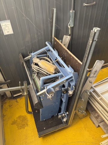 Panel lift with accessories - Geda Lift 200 Standard -2019 - PS Auction ...